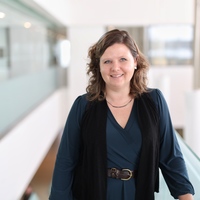 Megan Arnott - Lakehead University