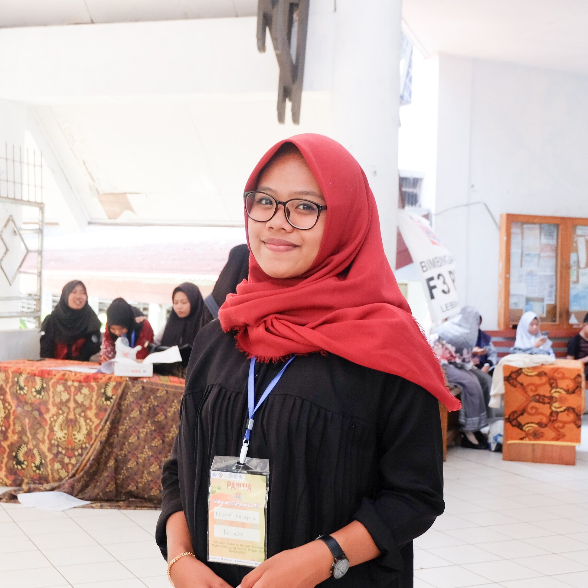 (PDF) PERAN FILSAFAT DALAM PENGEMBANGAN PENDIDIKAN | Nafisah dwi ...