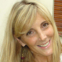 Elizabeth Agostini's Instagram, Twitter & Facebook on IDCrawl