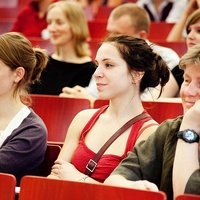 Esther Thomas - Freie Universität Berlin