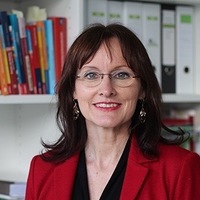 Deborah Blocker's Instagram, Twitter & Facebook on IDCrawl