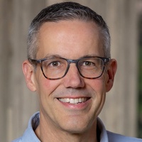 Guillermo Diaz - Universidad Rafael Landivar