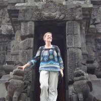 Lesley Hoatson - University of Melbourne