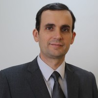 Roy E . Graf - Universidad Adventista del Plata