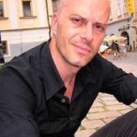 Daniel Tubau - Universidad Complutense de Madrid