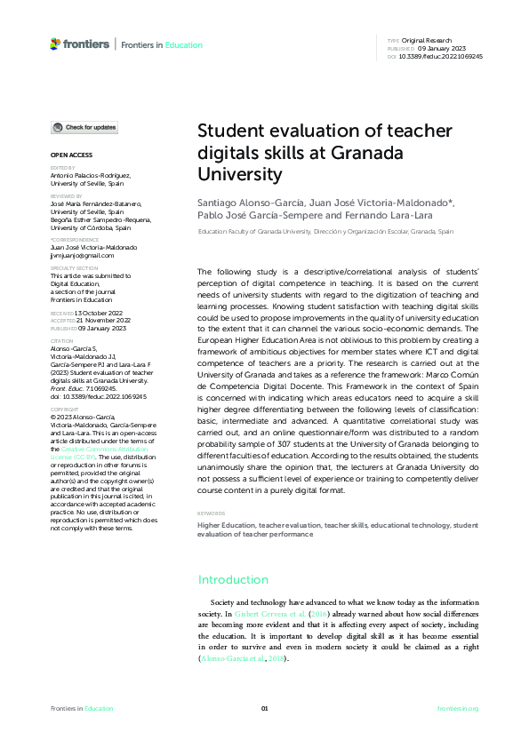 (PDF) Student evaluation of teacher digitals skills at Granada University