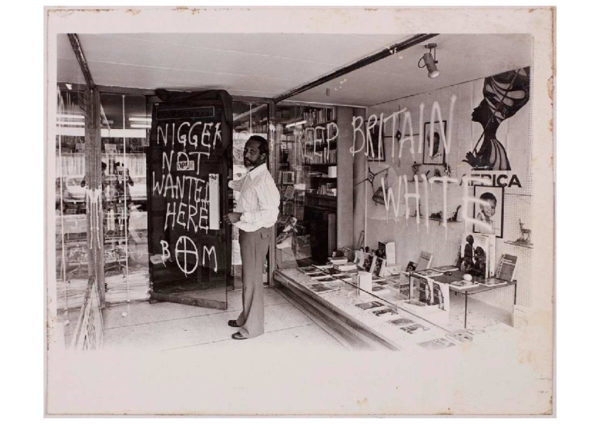 (PDF) L'engagement d'Eric et Jessica Huntley (exposition) | Aurélia ...