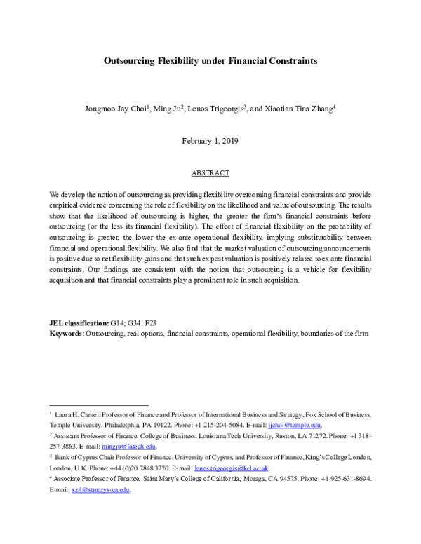 (PDF) Outsourcing flexibility under financial constraints
